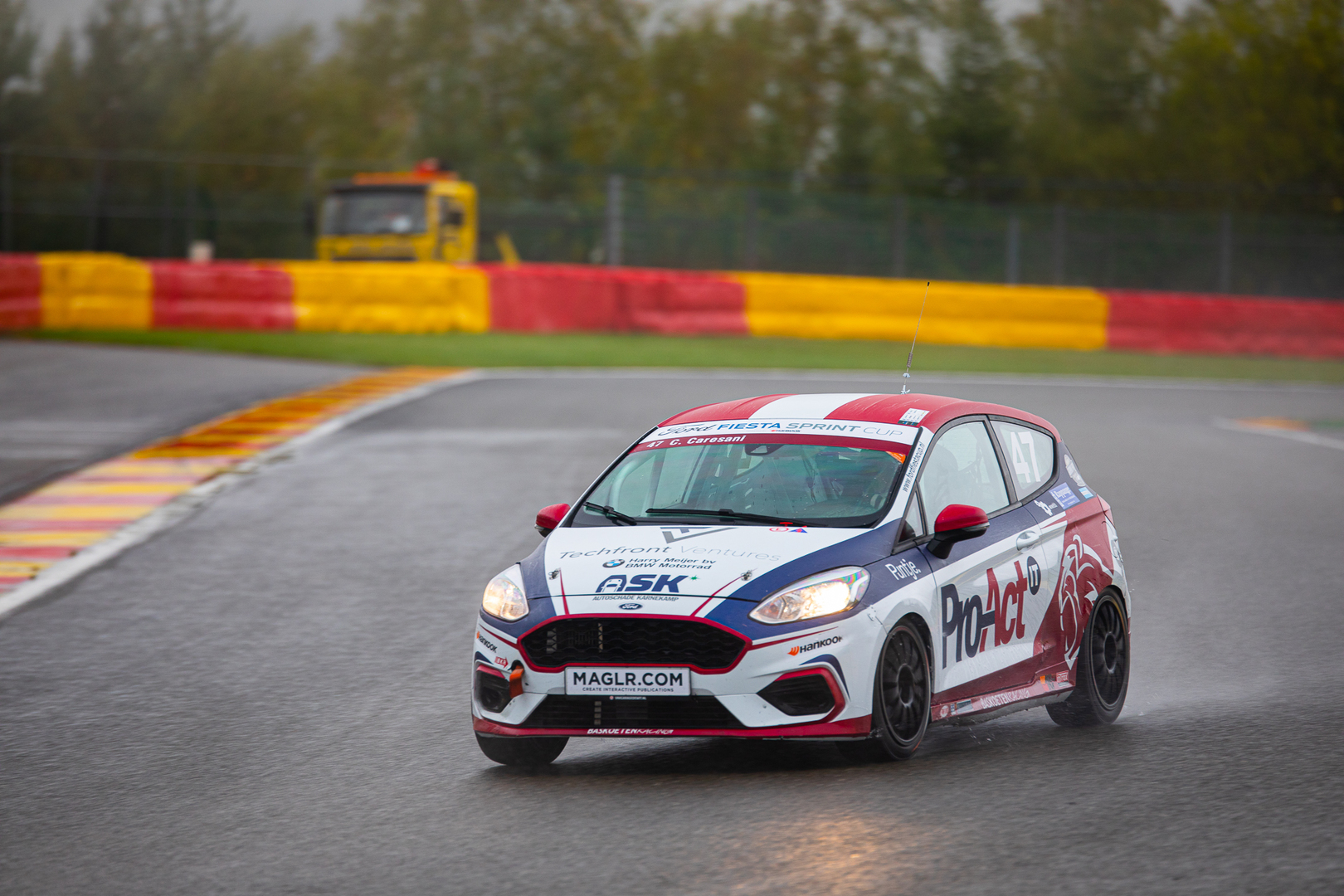 Verrassend snelle Belg Huart verslaat snelle Job Rappange - Ford Fiesta Cup