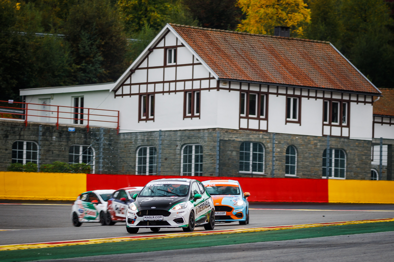 Ford Fiesta Sprint Cup: Natte baan zorgt voor incidentrijke race, Rik ...