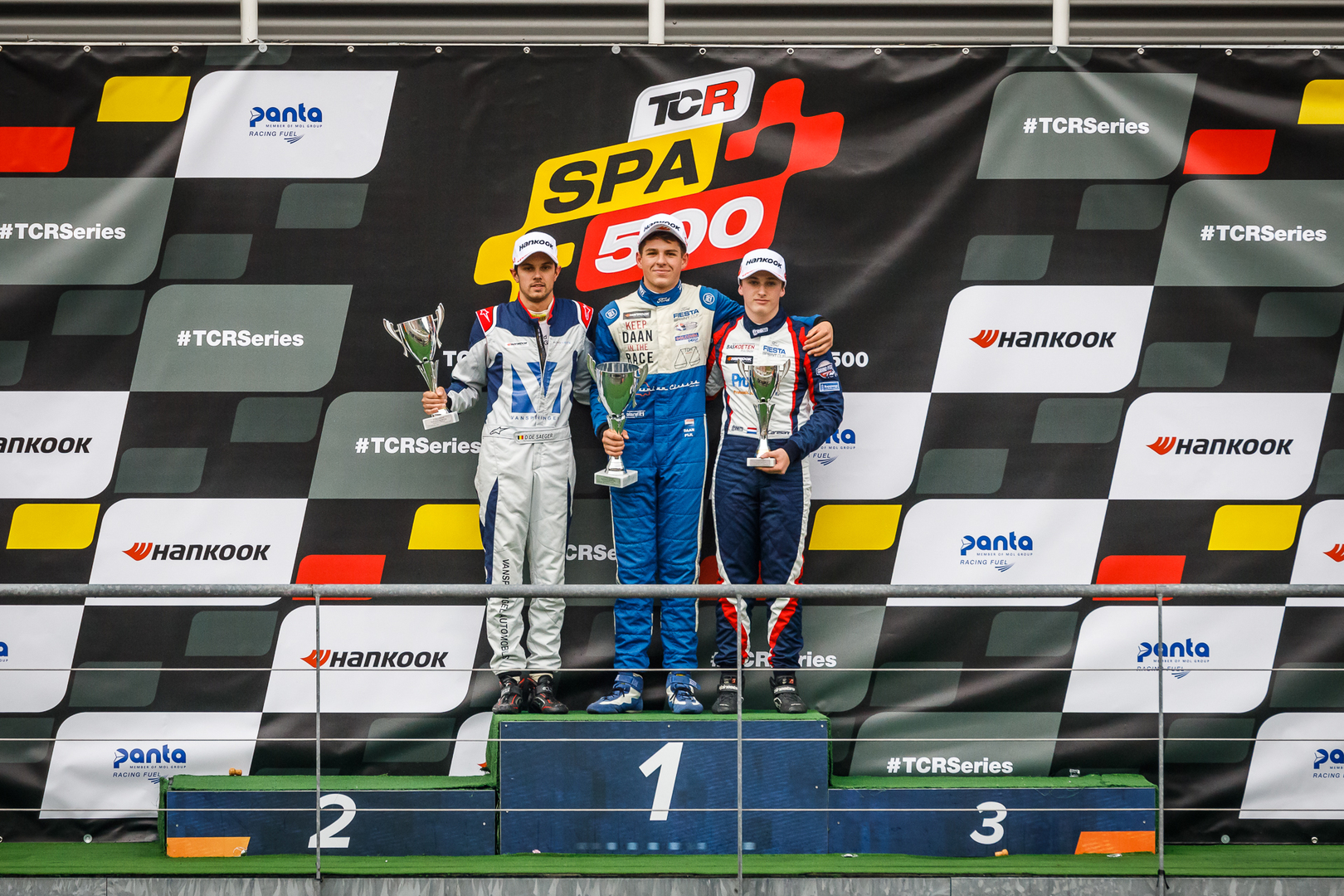 Glibberen en glijden in de Ford Fiesta Sprint Cup met weer Daan Pijl ...